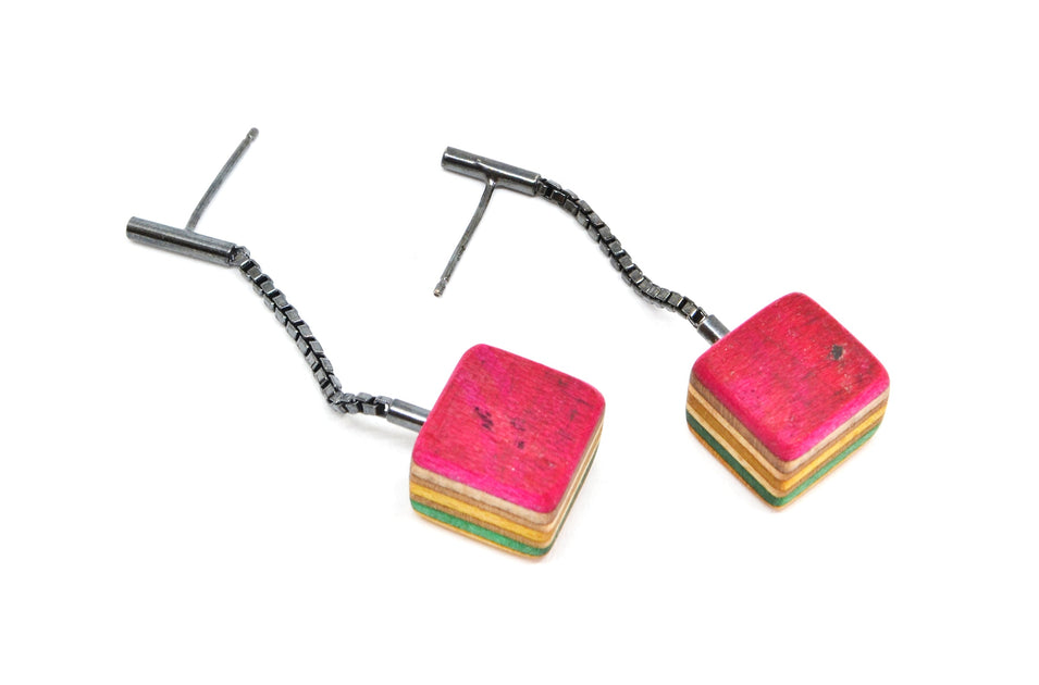 Tara Locklear Earrings: Cube Baubles – ESSE Purse Museum & Store