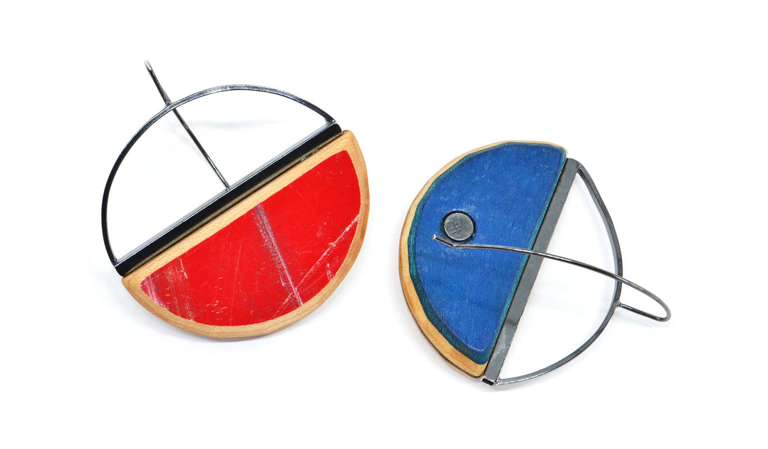 Tara Locklear Earrings: Diameter Threaders – ESSE Purse Museum & Store